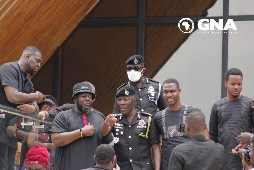Hundreds join Bernard Avle to bid his wife farewell | Ghana News Agency