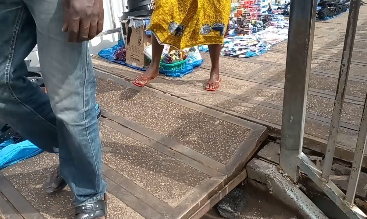 Danger: Structural defects on Kaneshie overhead bridge | Ghana News Agency