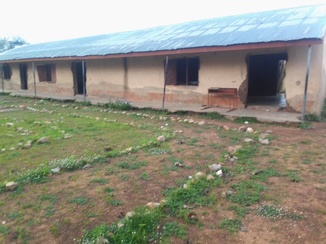 Kpantarigo JHS pupils learn in dilapidated mud structure | Ghana News ...