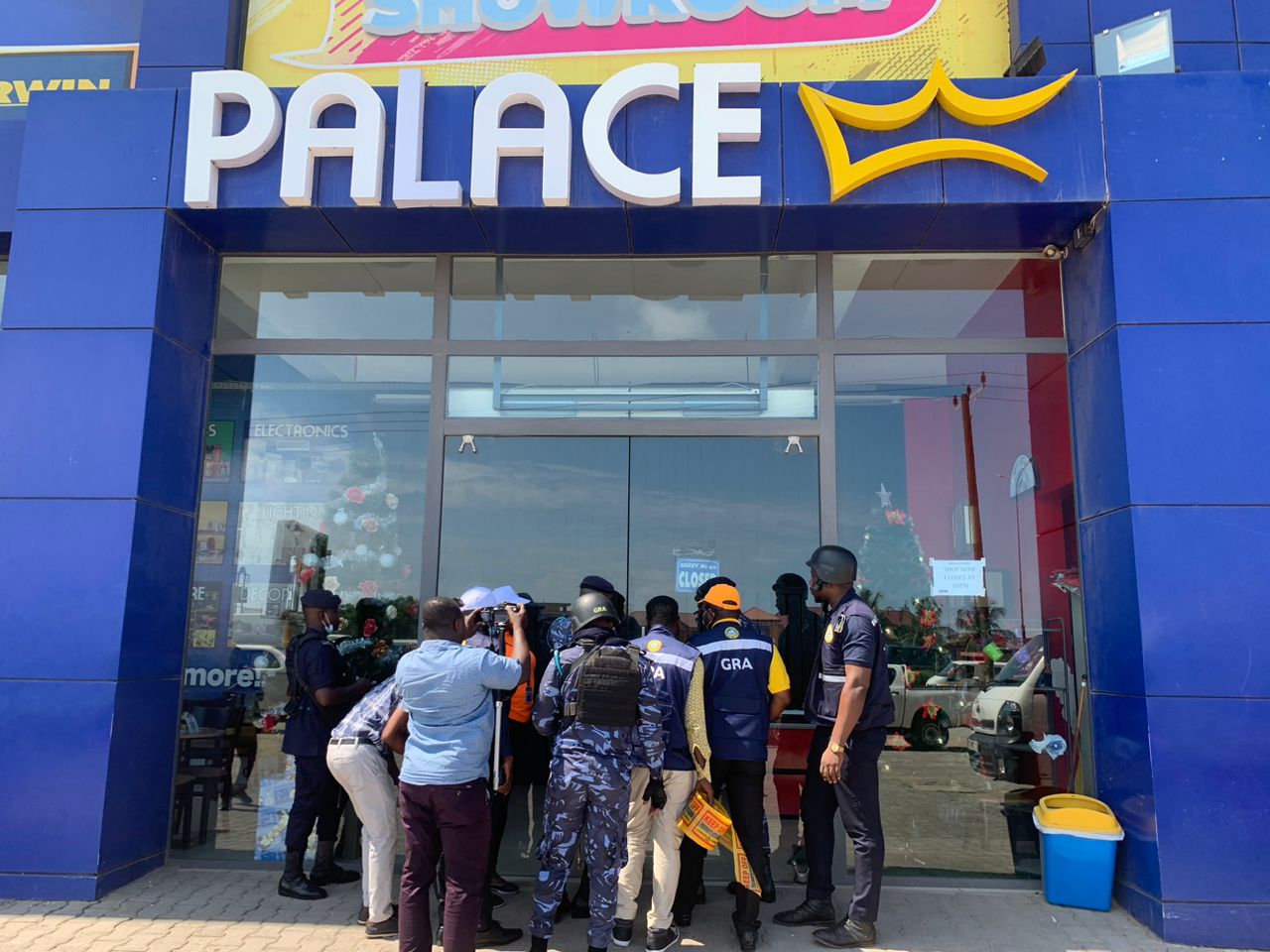 Four branches of Palace Mall shut over non-compliance with tax laws ...