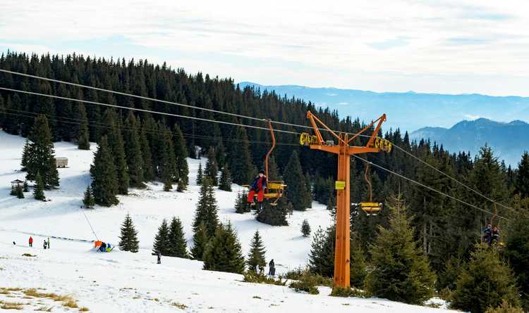 Bulgaria‘s Pamporovo Ski Resort Enjoys More Tourists Due to Scarce Snow ...