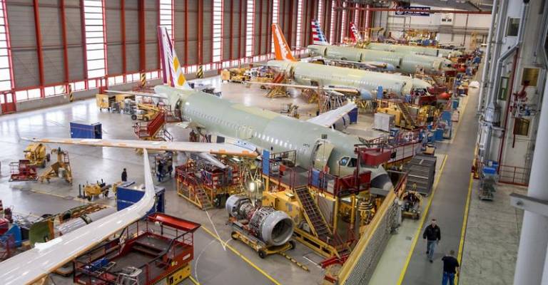 Airbus aims for 720 deliveries in 2023, eases A320 production rate ...