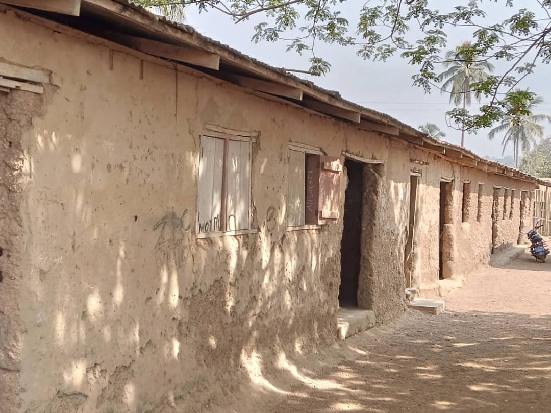 Dodo-Amanfrom D/A Islamic JHS cries for decent classroom block | Ghana ...