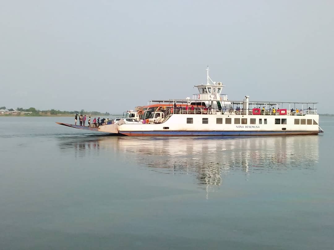 Ferry on Oti River bounces back to business after fixes | Ghana News Agency