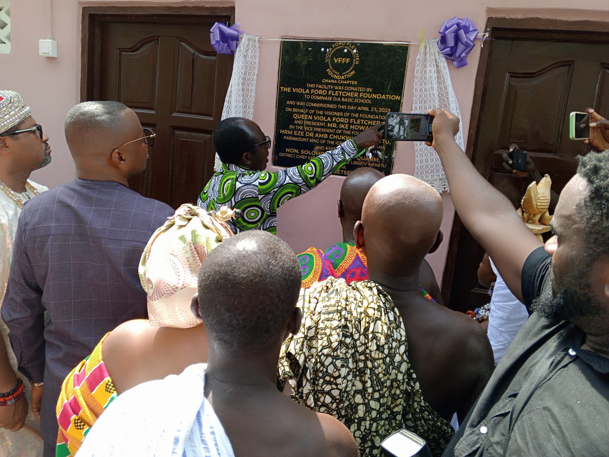 King of Igbo Community begins campaign against drug abuse and ...