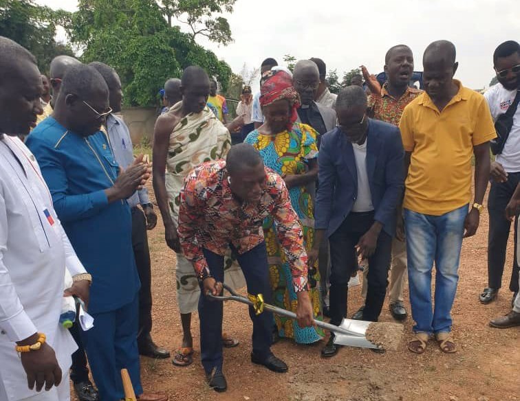 Kwadaso MP cuts sod for construction of reproductive and child health ...