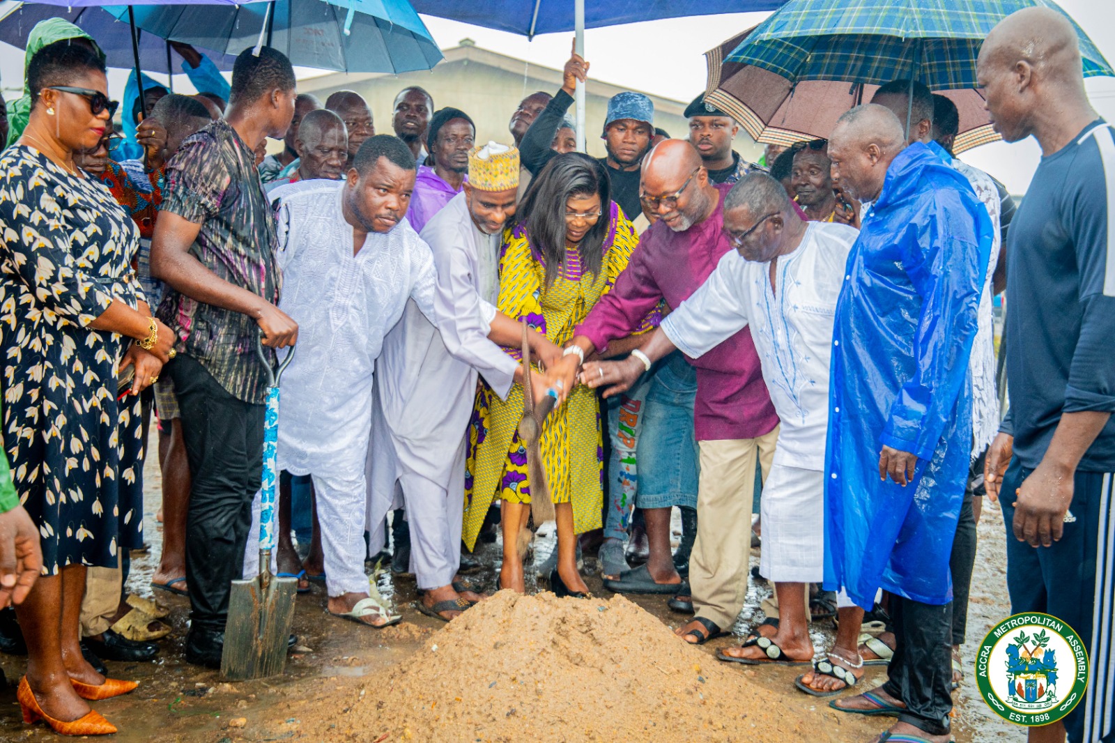 Accra Mayor cuts sod for Construction of abattoir at James town | Ghana ...