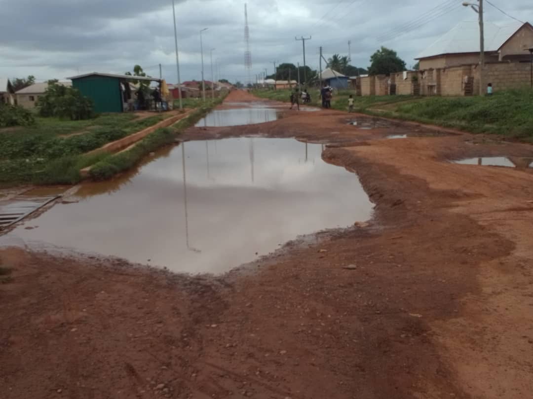 Works on Dambai town roads stall | Ghana News Agency