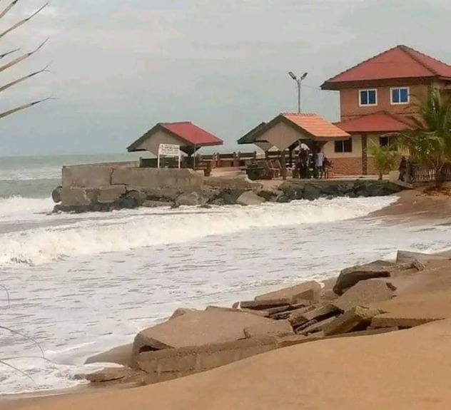 Hundreds displaced by tidal waves at Keta and Anloga | Ghana News Agency