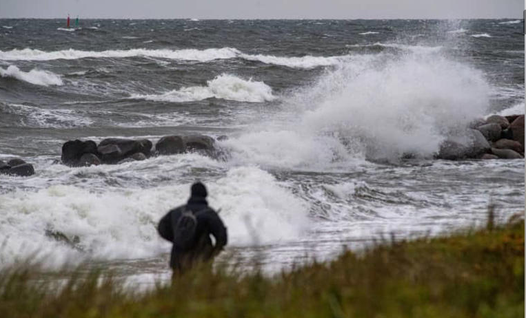 Storm surges threaten Baltic coasts of Denmark, Germany and Sweden ...
