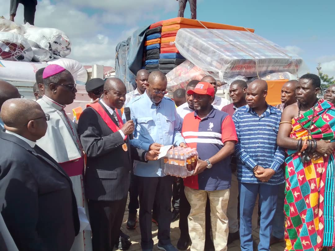 Methodist Church Ghana donates relief items, cheque to flood victims ...