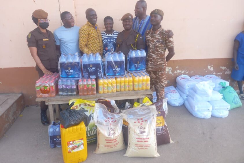 CHRAJ, Dreamzfm donate food stuffs, assorted drinks to Navrongo prisons ...
