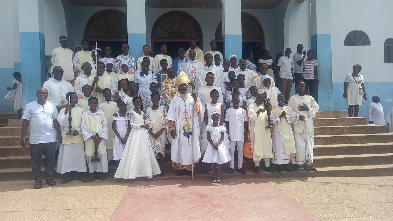 Twenty young congregants receive first communion on Christmas Day ...