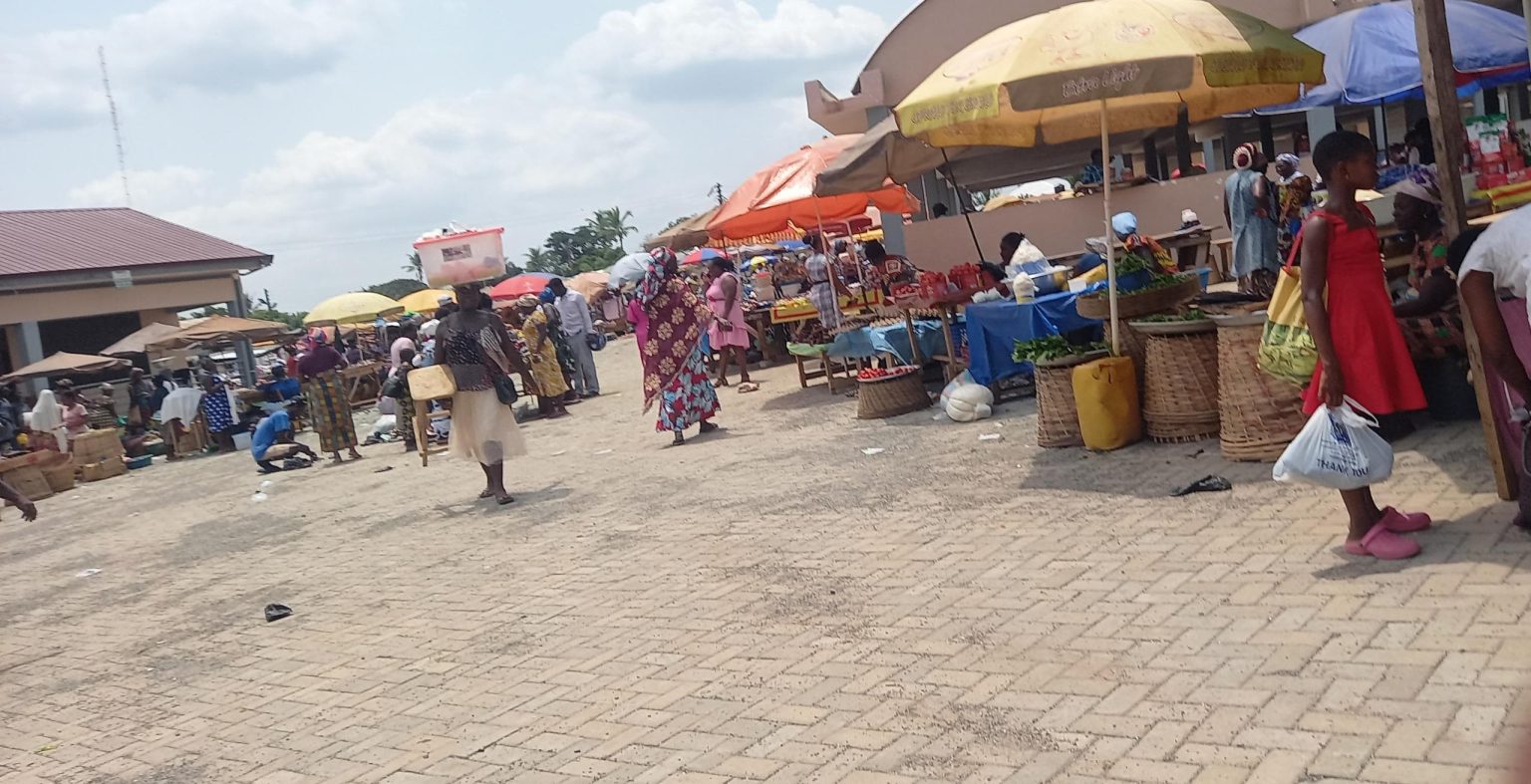 Hohoe market women begin business in yet-to-be commissioned modern ...