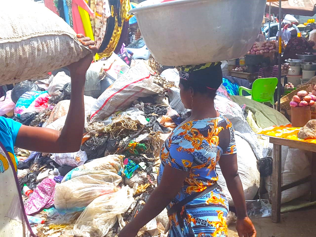 Refuse engulfs Nima Market | Ghana News Agency