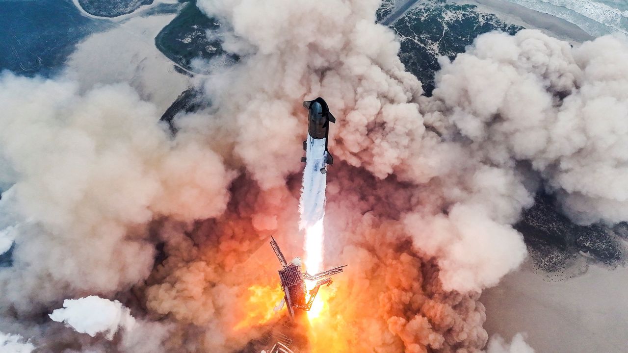 SpaceX catches giant Starship booster in fifth flight test | Ghana News ...