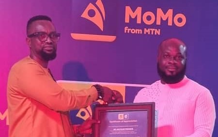 MTN gives awards to MoMo agents, merchants | Ghana News Agency