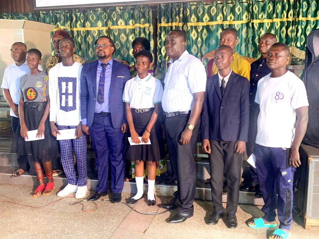 Obuasi East: Businessman supports eight needy Junior High School ...