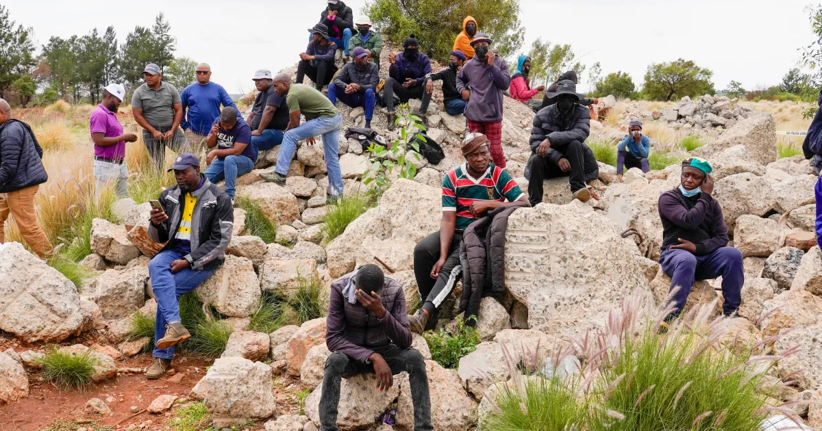 Over 1,400 illegal miners resurface at Stillfontein in South Africa ...