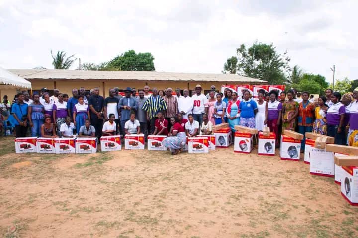 Massive crowd receive Minority leader at Tsiame | Ghana News Agency