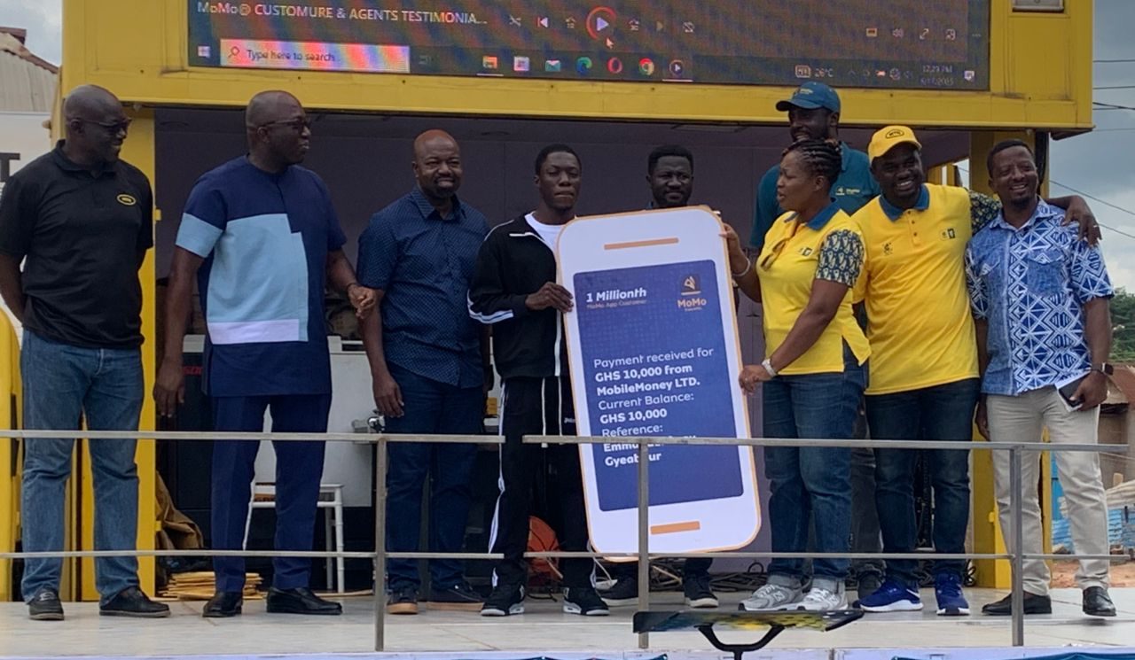 21-year-old phone repairer receives GHC10,000 cash reward from MTN MoMo ...