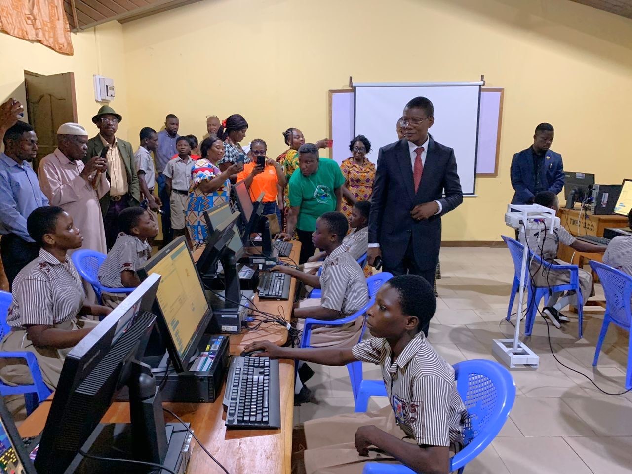 Tema East MP inaugurates computer lab for Twedaase JHS | Ghana News Agency