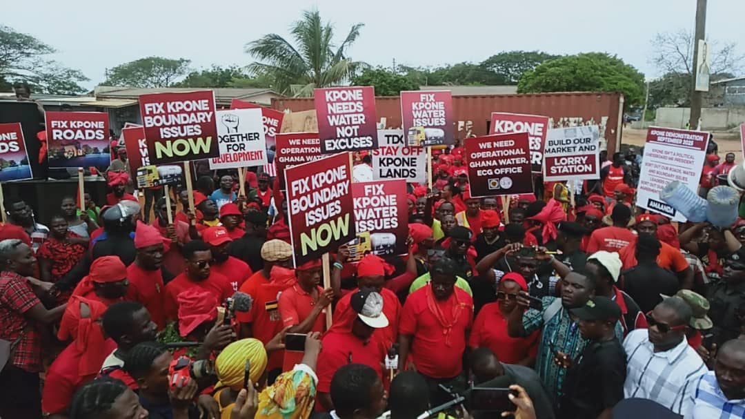 Kpone Okpokli youth demonstrate over bad road and persistent water ...