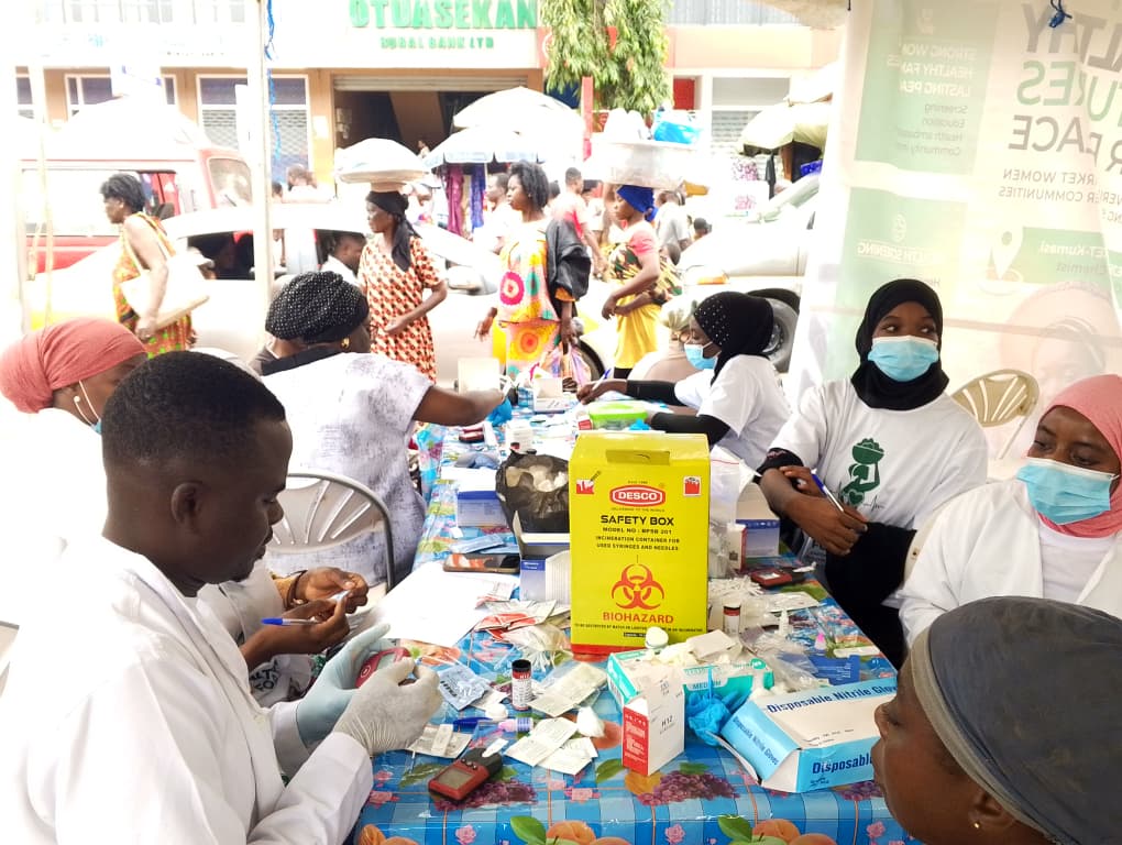 Muslim health workers organise free health screening for market women ...