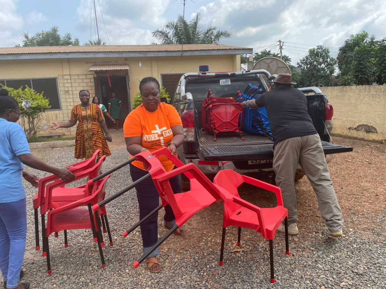 John Ajet-Nasam family donates chairs to Agomeda health centre | Ghana ...