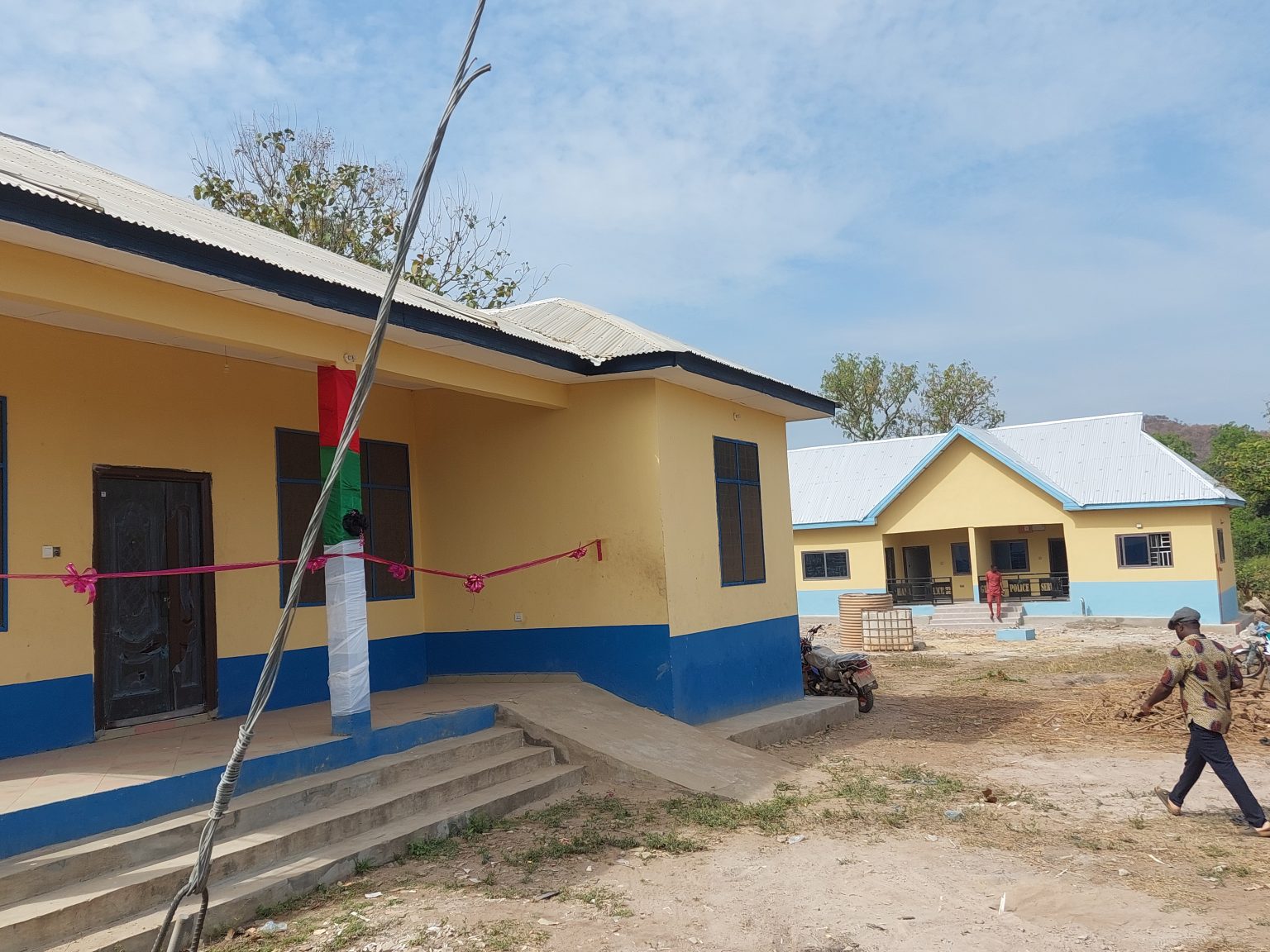 Banda MP hands over police station, quarters to Banda Boase community ...