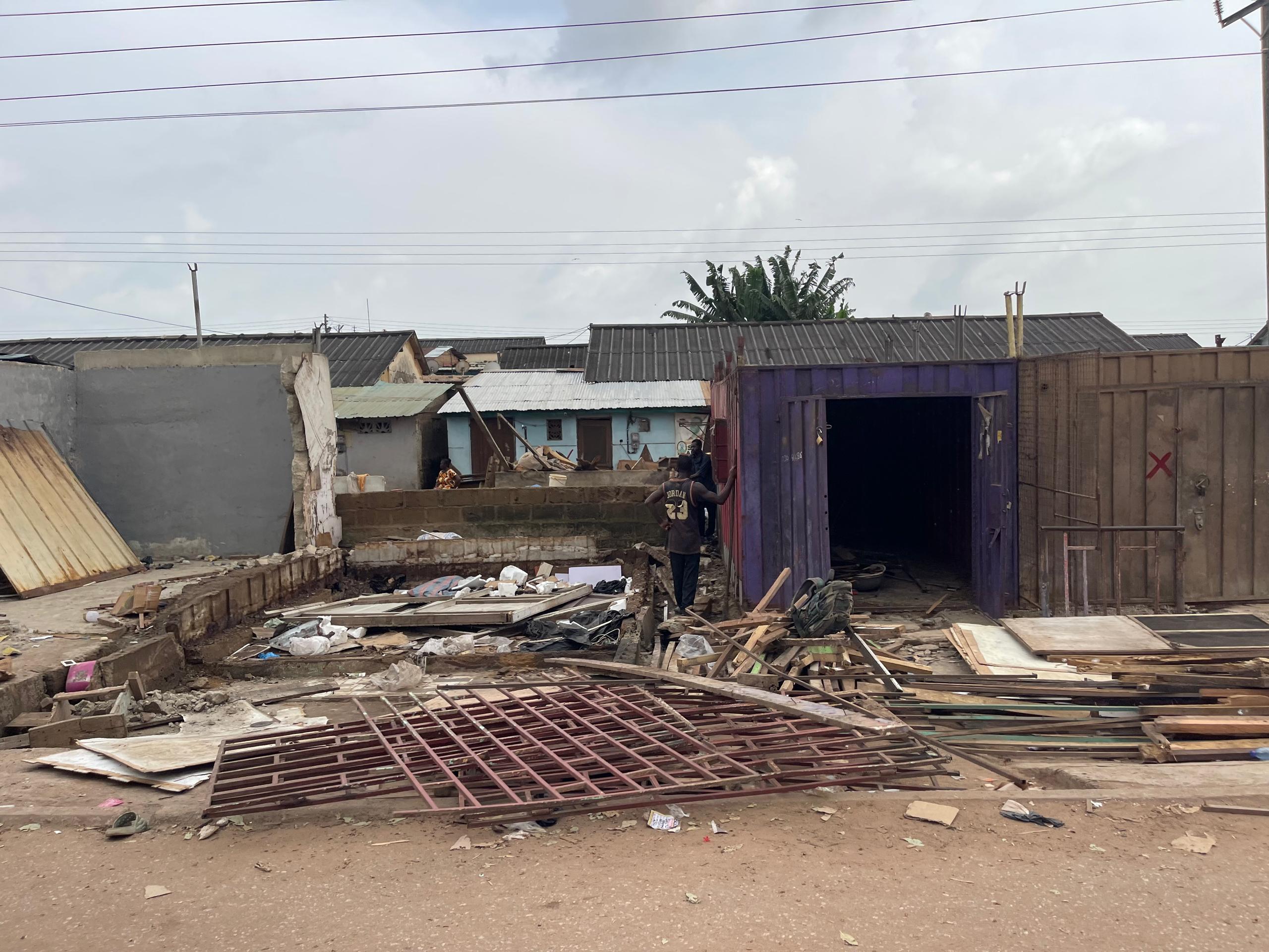 Big Push: Residents, shop owners begin removal of temporary structures ...