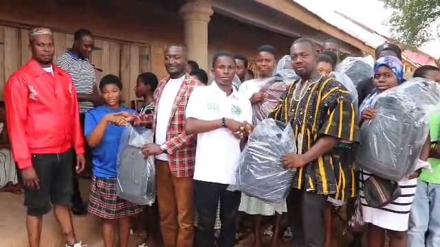 Manso Adubia MP supports SHS one students | Ghana News Agency